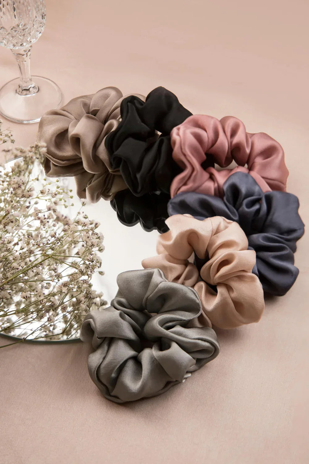 Aesthetic scrunchies store